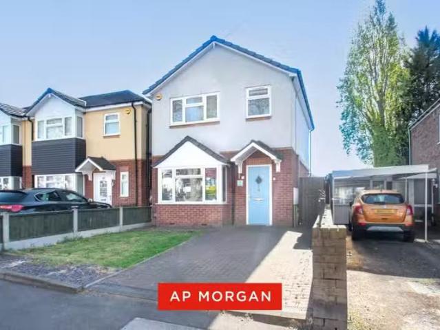 2 bedroom detached house for rent in Hydes Road, West Bromwich.