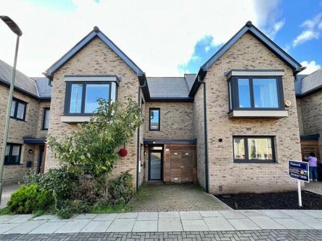 2 Bedroom Detached House For Rent In London