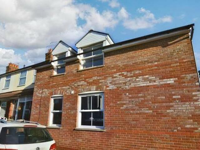2 bedroom detached house for rent in Laurel Road St Albans AL1