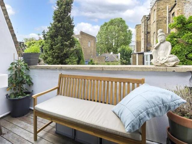 2 bedroom detached house for rent in St Lukes Mews, London, W11