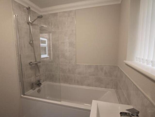 2 bedroom detached house for rent in Perth Street, HU5