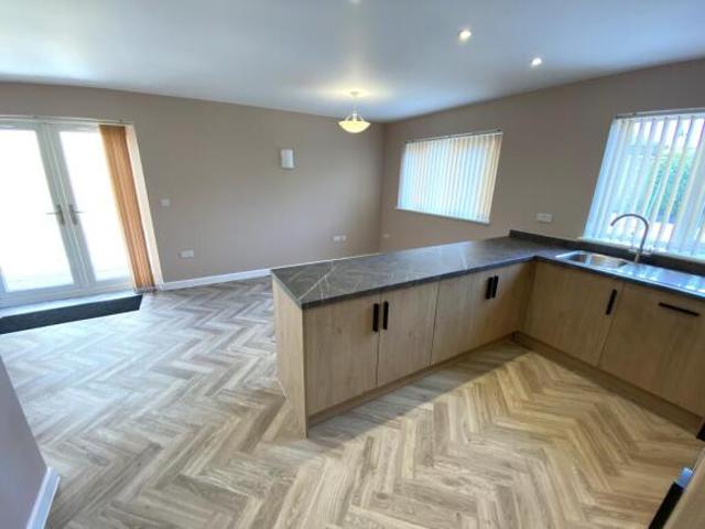 2 bedroom detached house for rent in Preston Walk, Bristol, BS4