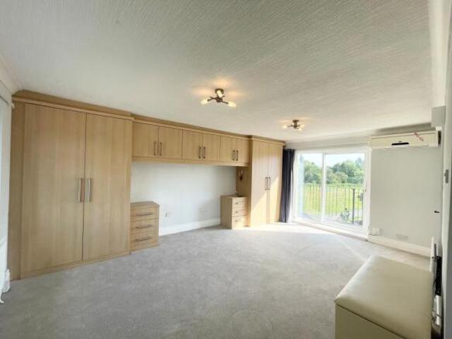 2 bedroom detached house for rent in Princes Drive, Leamington, CV32