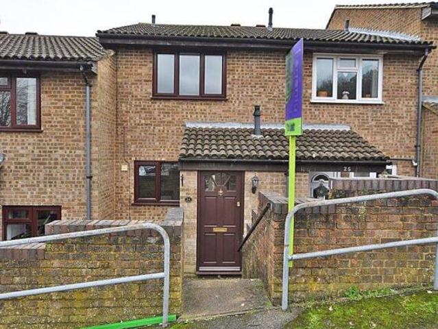 2 bedroom detached house for rent in Ramillies Close, Chatham, ME5