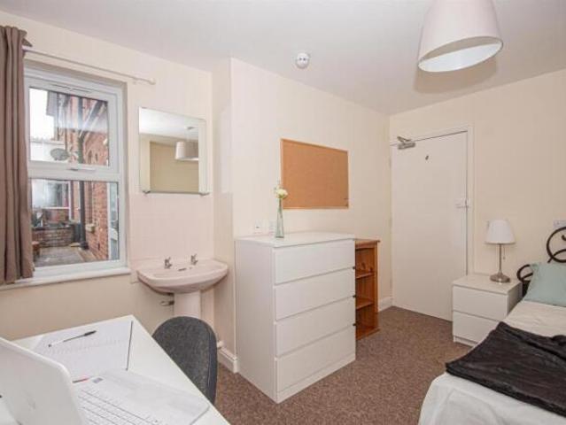 2 bedroom detached house for rent in Russell Terrace, Leamington Spa, CV31