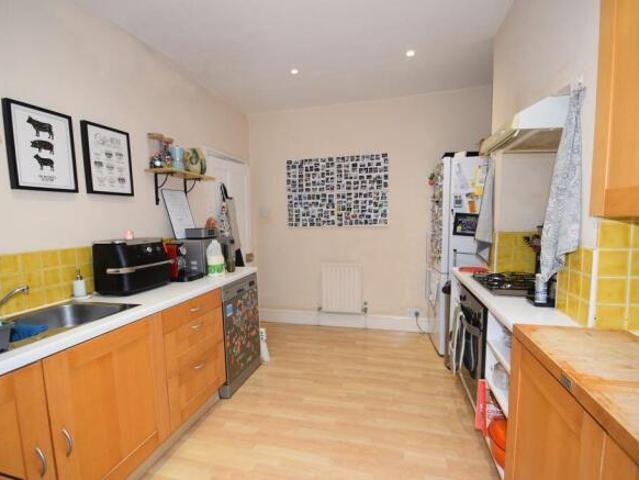2 bedroom detached house for rent in Wandle Bank London, SW19