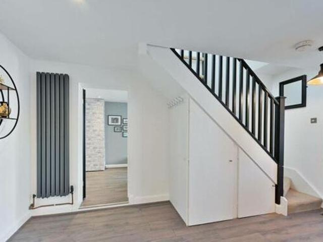 2 Bedroom Detached House For Rent In Wimbledon, London