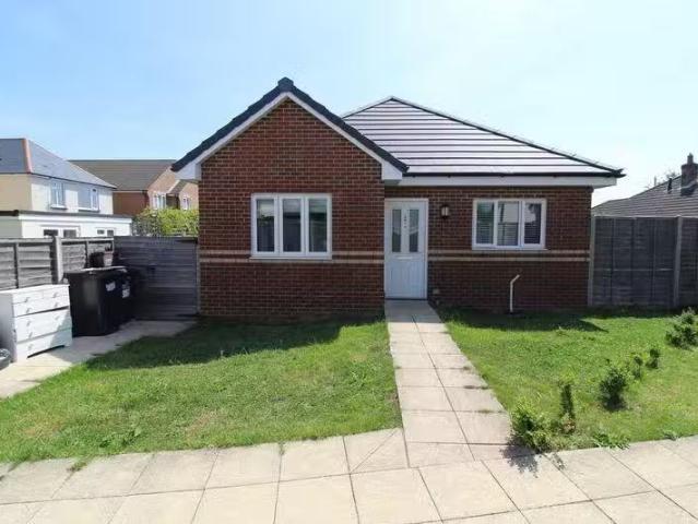 2 bedroom detached house for rent in Two bedroom Bungalow £125.