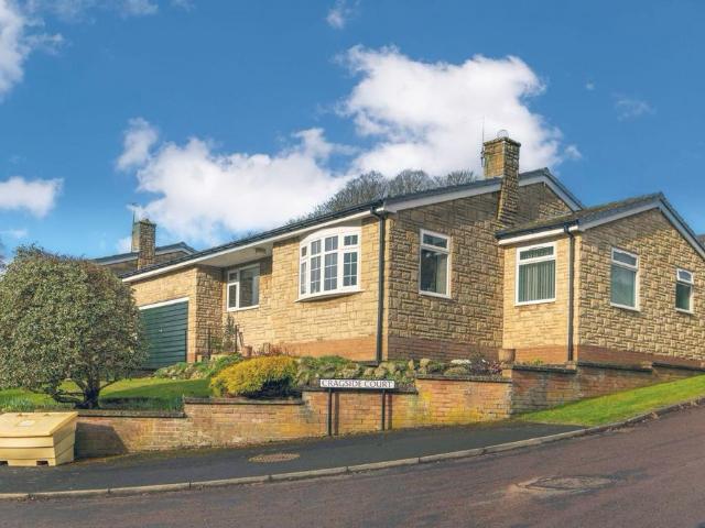 2 bedroom detached house for sale