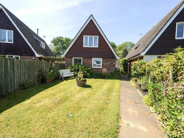 2 bedroom detached house for sale