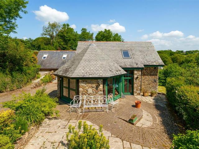 2 bedroom detached house for sale