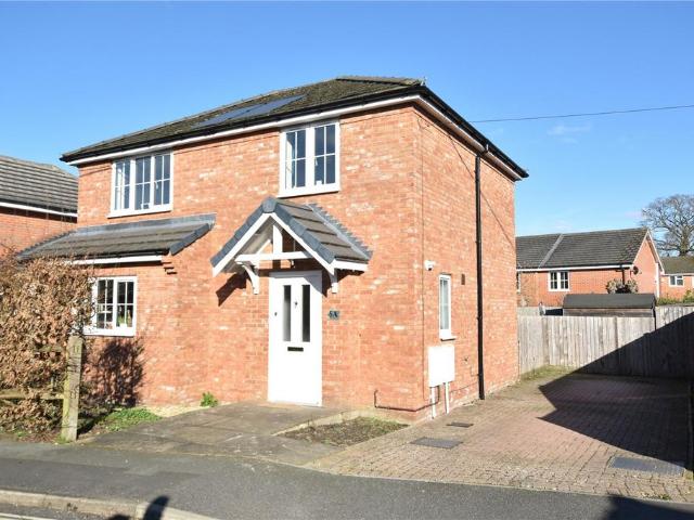 2 bedroom detached house for sale