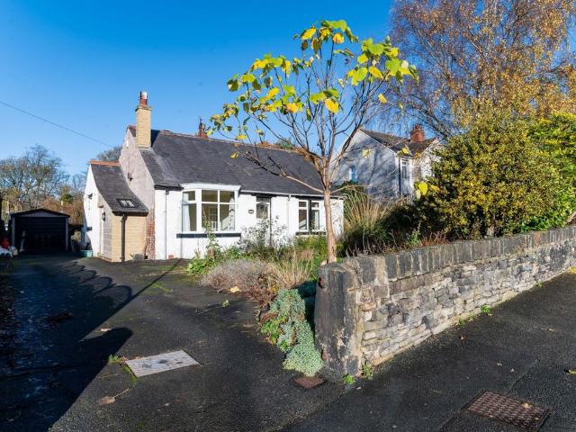 2 bedroom detached house for sale