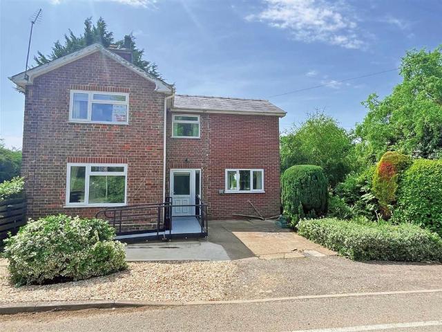 2 bedroom detached house for sale