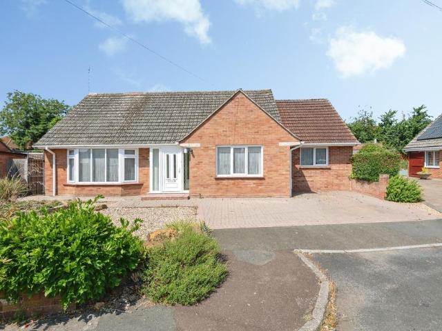 2 bedroom detached house for sale