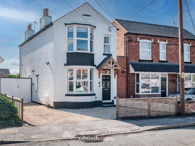 2 bedroom detached house for sale