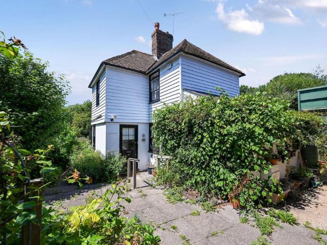 2 bedroom detached house for sale