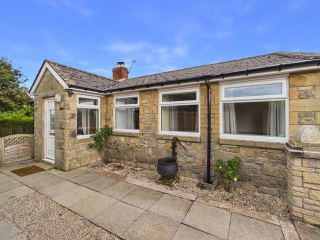 2 bedroom detached house for sale