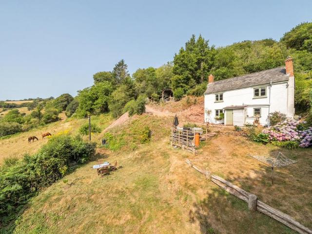 2 bedroom detached house for sale