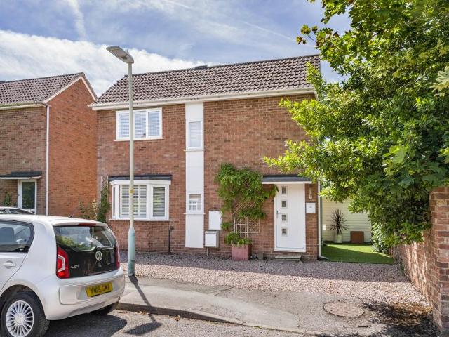 2 bedroom detached house for sale