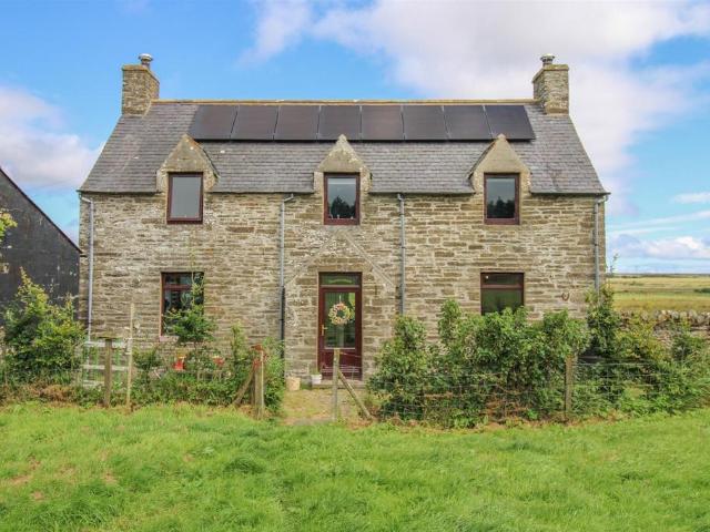 2 bedroom detached house for sale
