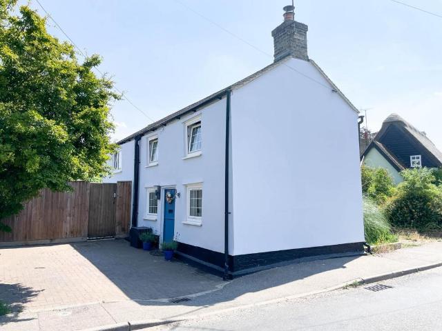 2 bedroom detached house for sale