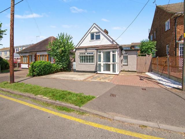 2 bedroom detached house for sale