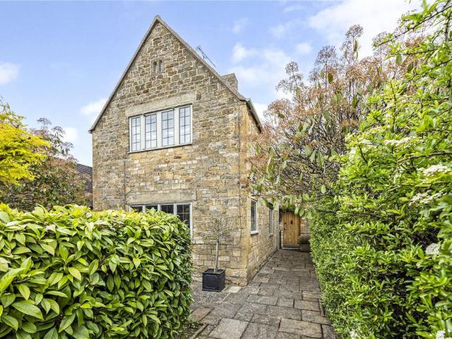2 bedroom detached house for sale