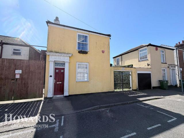 2 bedroom detached house for sale