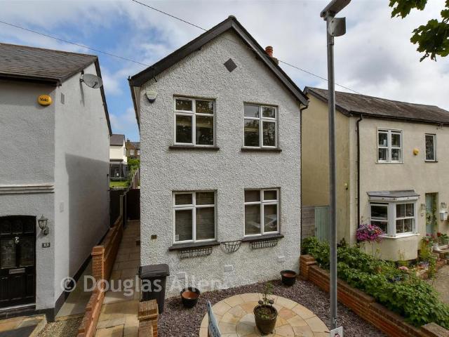 2 bedroom detached house for sale