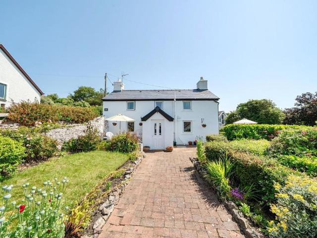 2 bedroom detached house for sale