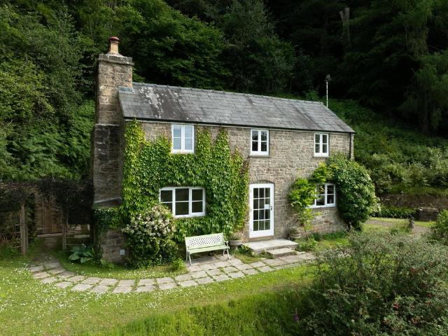 2 bedroom detached house for sale