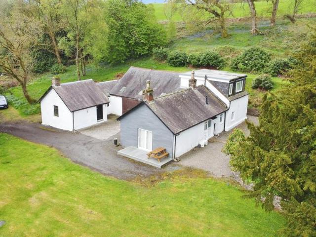 2 bedroom detached house for sale