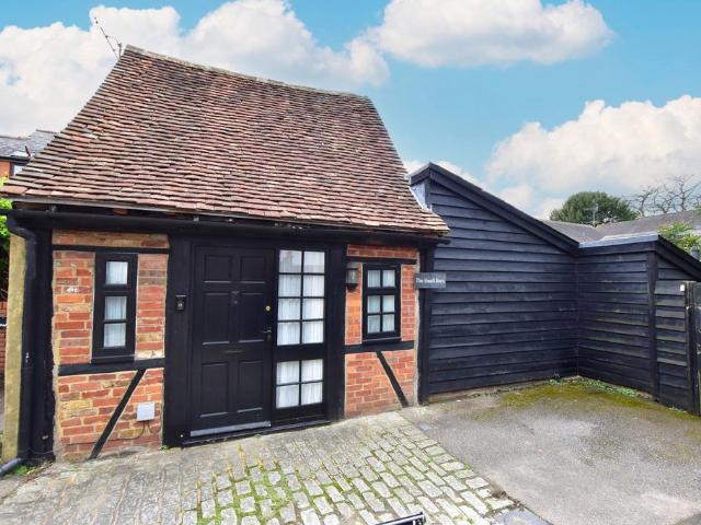 2 bedroom detached house for sale