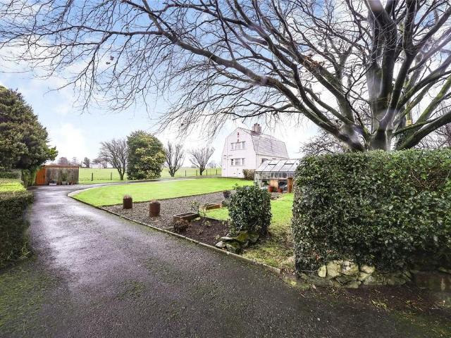 2 bedroom detached house for sale
