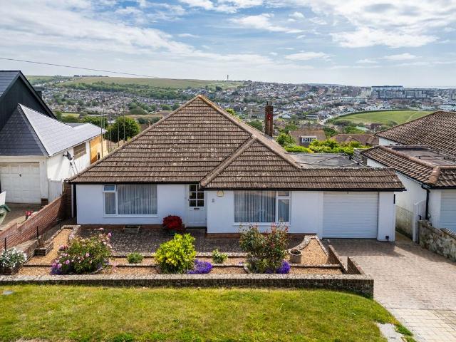 2 bedroom detached house for sale