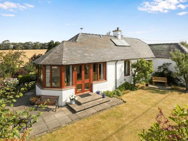 2 bedroom detached house for sale