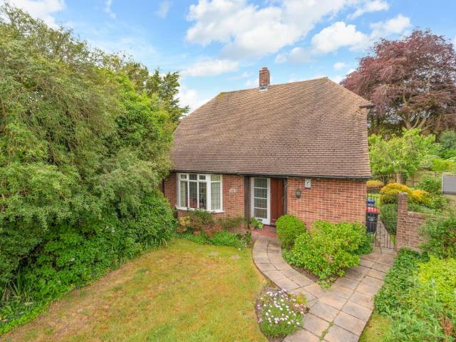 2 bedroom detached house for sale