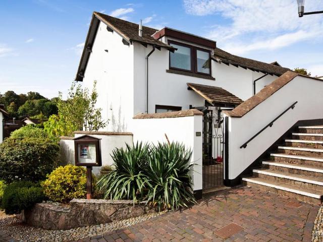 2 bedroom detached house for sale