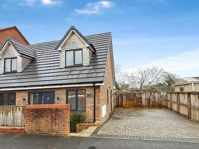 2 bedroom detached house for sale
