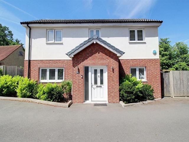 2 bedroom detached house for sale