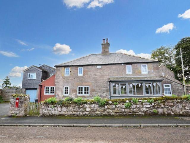 2 bedroom detached house for sale