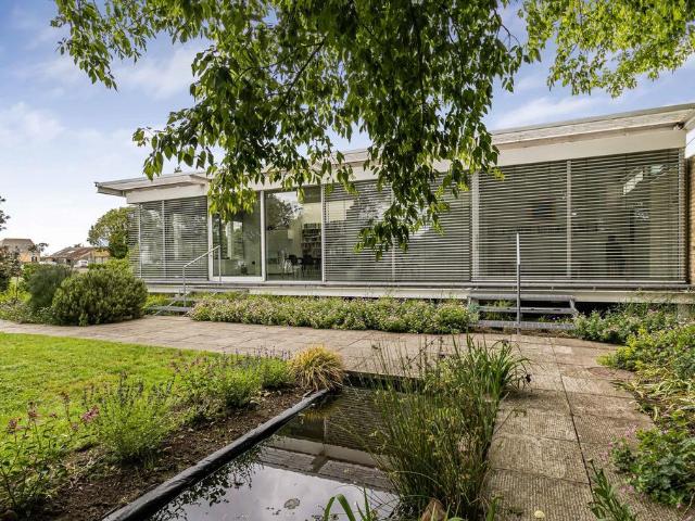 2 bedroom detached house for sale