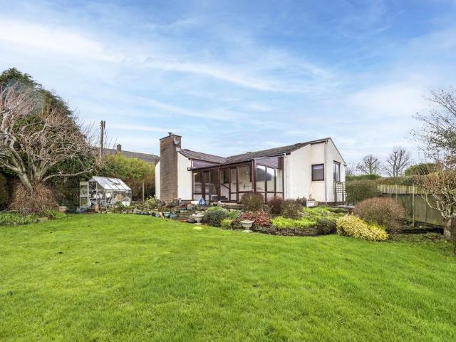 2 bedroom detached house for sale