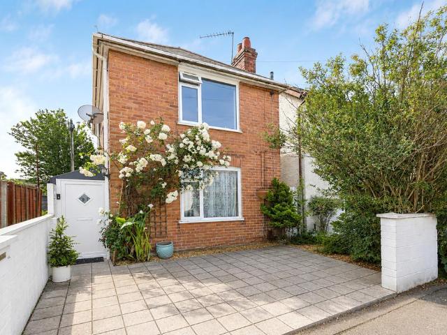 2 bedroom detached house for sale