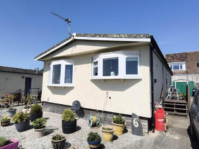 2 bedroom detached house for sale