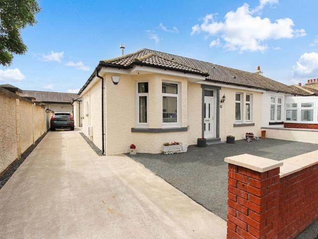 2 bedroom detached house for sale