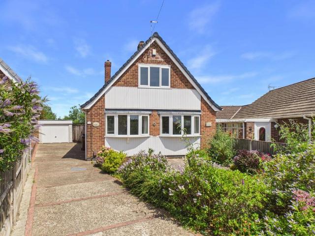 2 bedroom detached house for sale