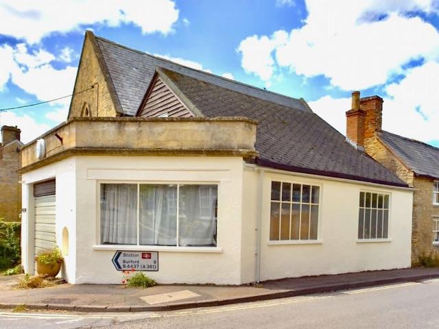 2 bedroom detached house for sale