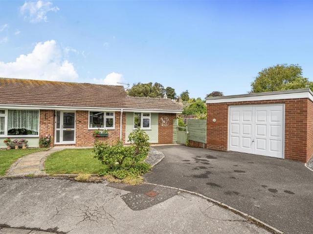 2 bedroom detached house for sale